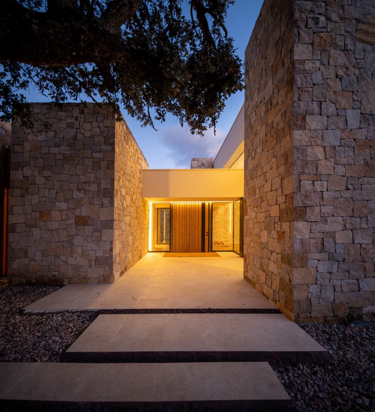 Casa entre encinas - Estudio3 Arquitectos